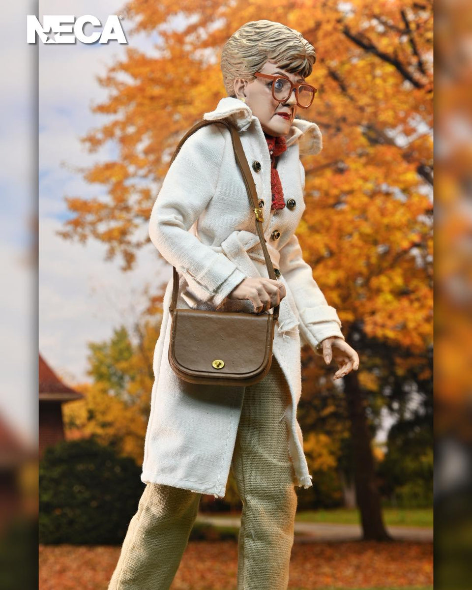 Murder, She Wrote - Jessica Fletcher 8” Clothed Action Figure - NECA ...