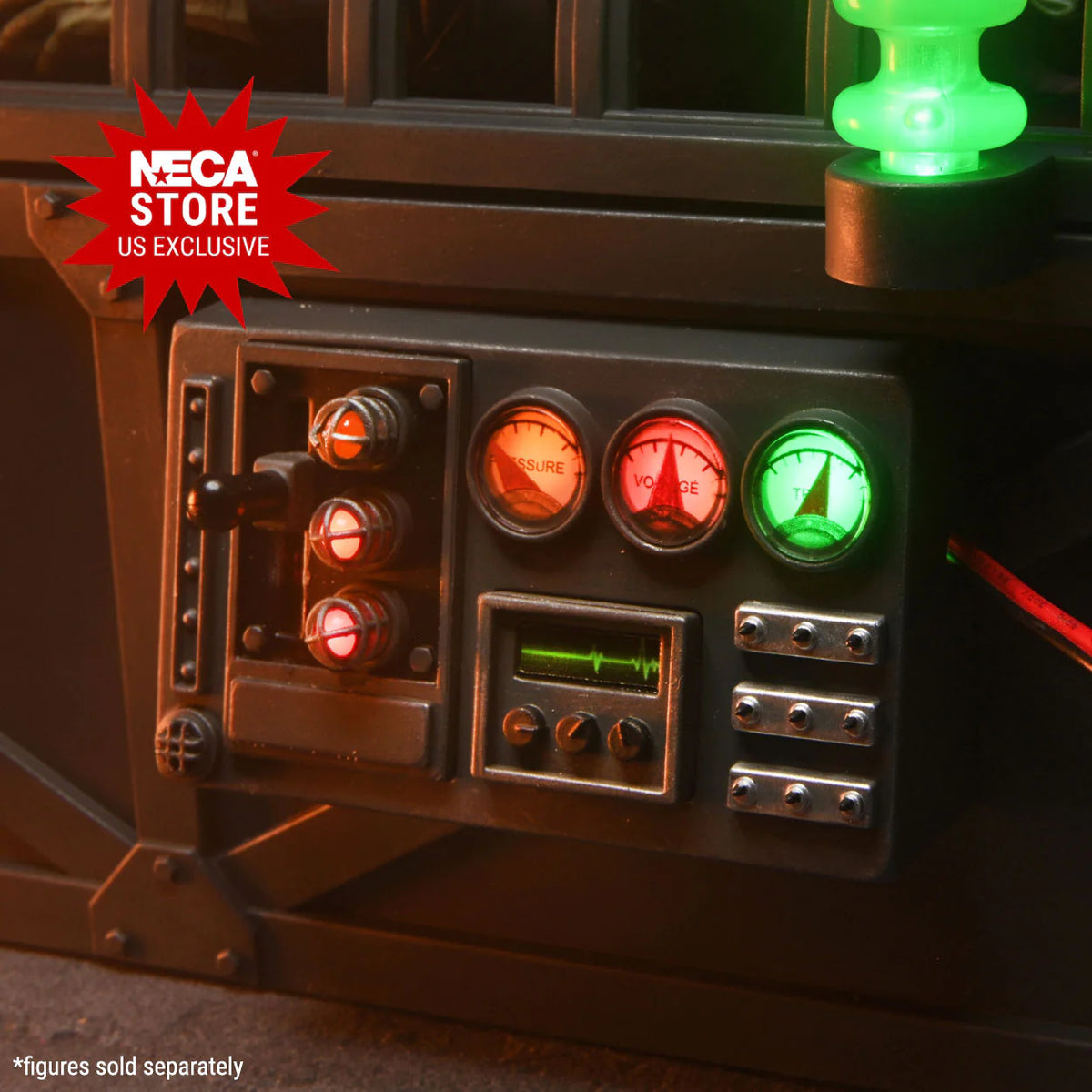 NECA Studios Monsterizer with Light-Up Effects 7 Inch Scale Diorama ...